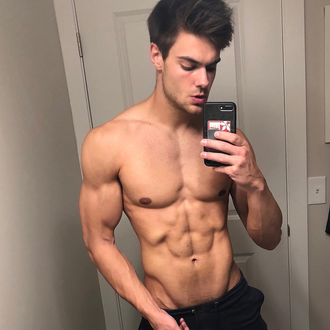 Guy Selfie Abs