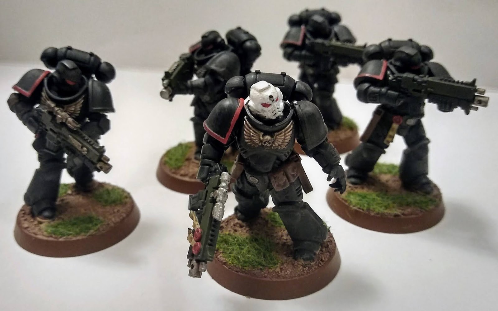 Gamer Addict Frank: Warhammer 40K: Raven Guard Intercessor Squad 1