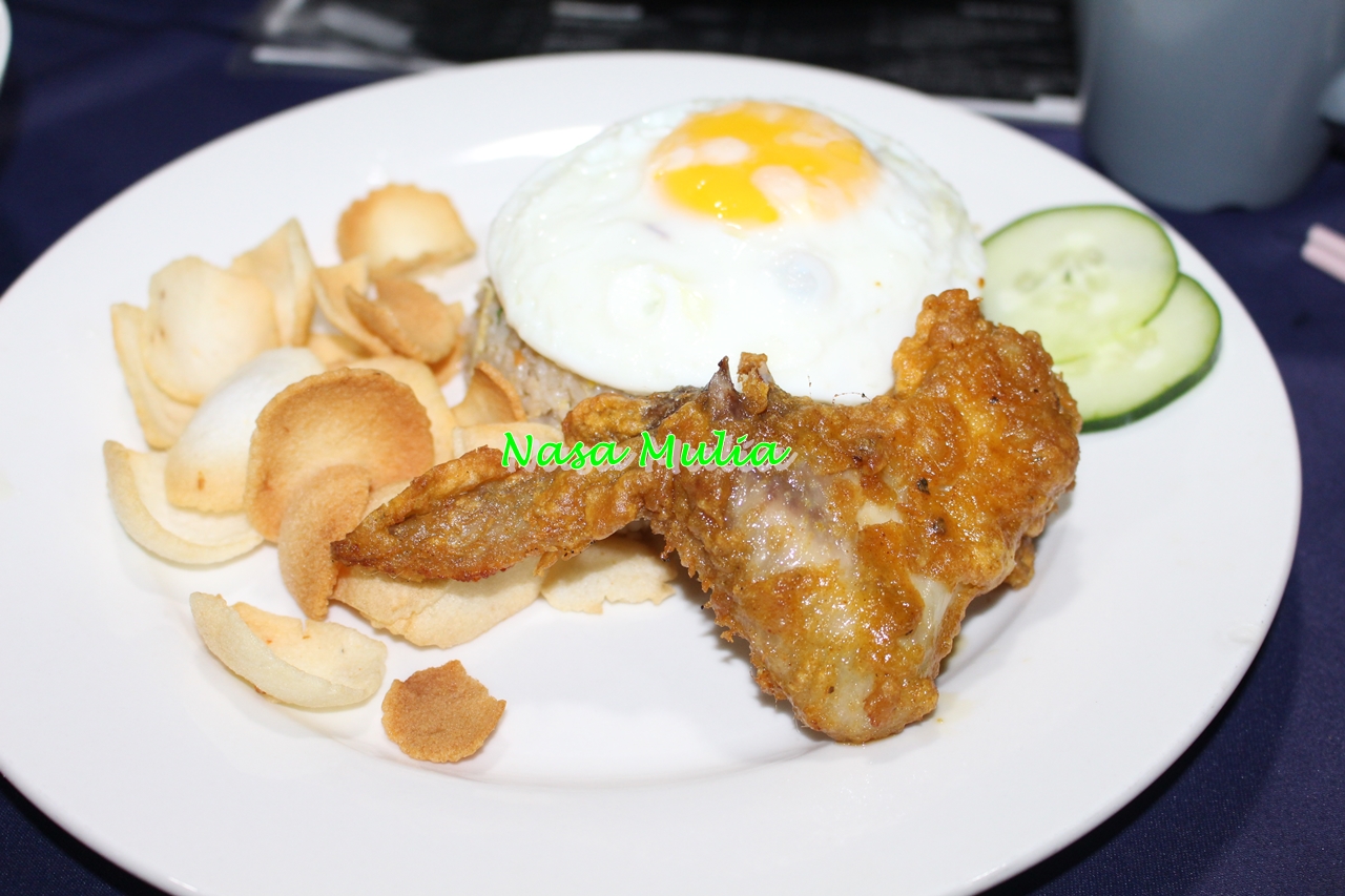 warna warni hidupku..............: Lao Mandre: Restoran Puteri Nabalu ...