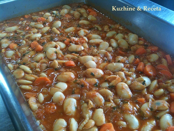 Kuzhine - Receta: Fasule pllaqi ne tave