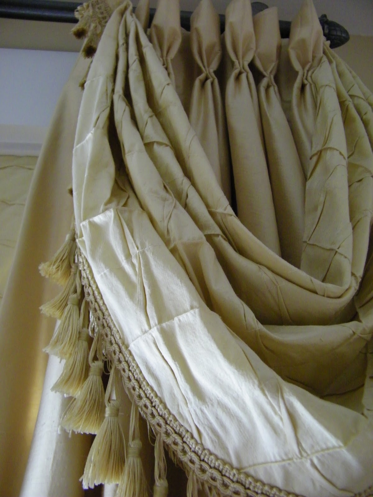 Maison Decor: Pretty Custom Draperies