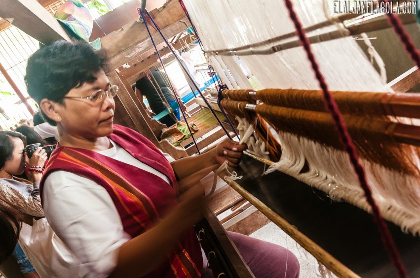 Elal Lasola Travel & Photography: Bugasong | Patadyong Weaving