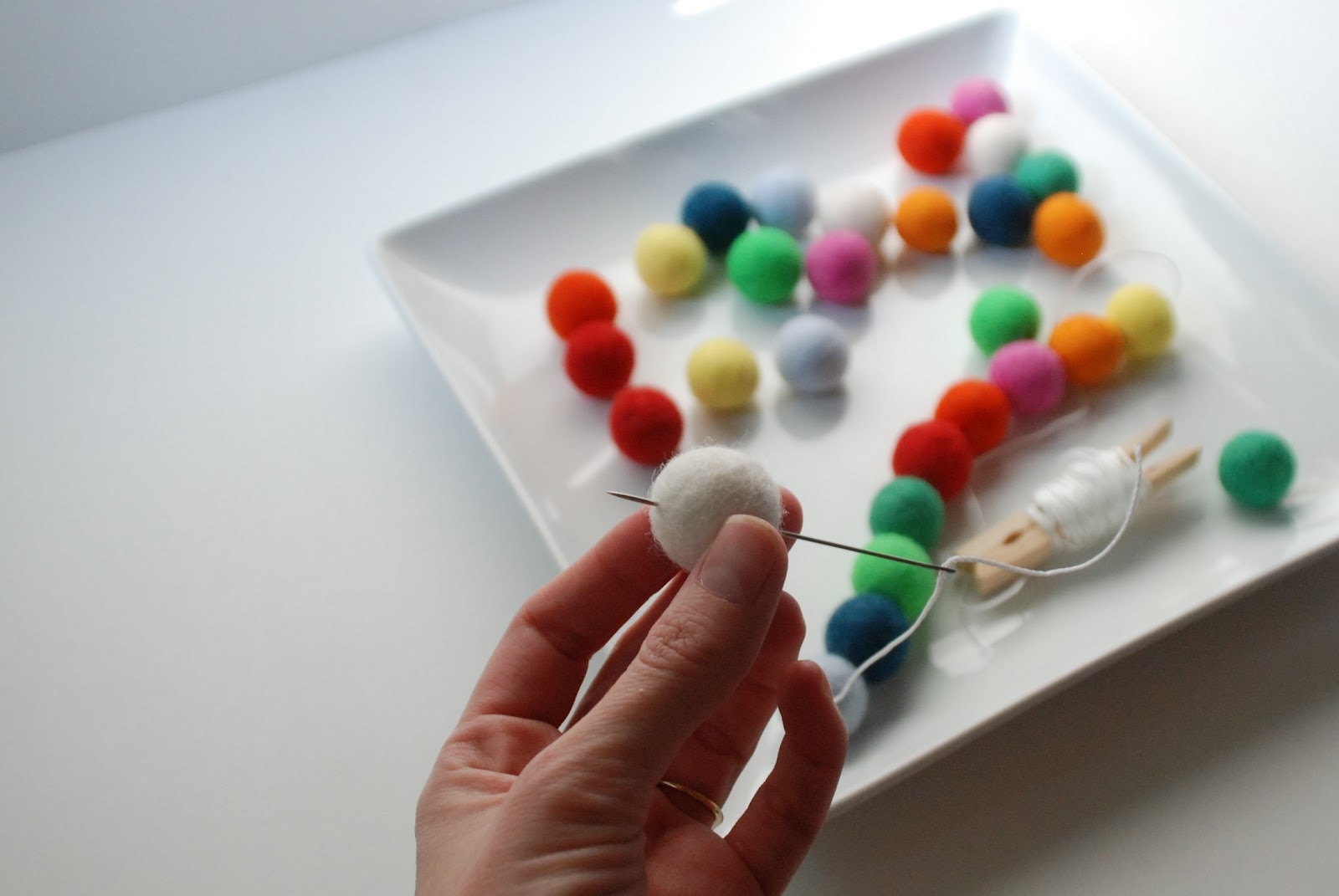 The Fickle Felt Tree: Felt Ball Garland Tutorial