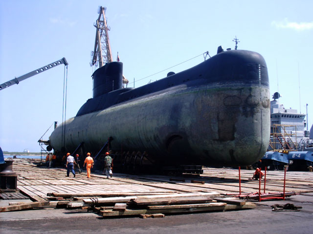 Submarino Sábalo (S-31) continúa en proceso de mantenimiento en Diques ...
