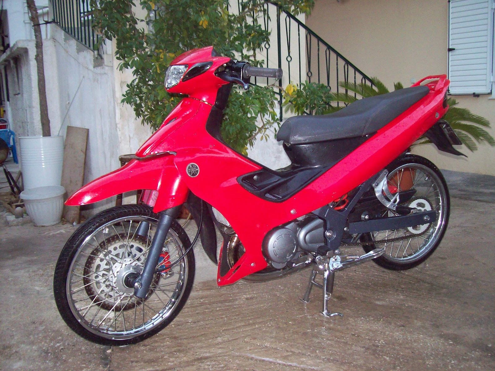 Mikrowio me dio rodes: Yamaha Z