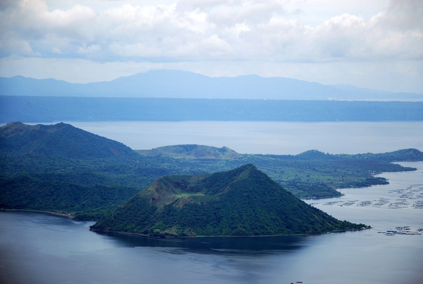 Tagaytay Place: Taal Volcano