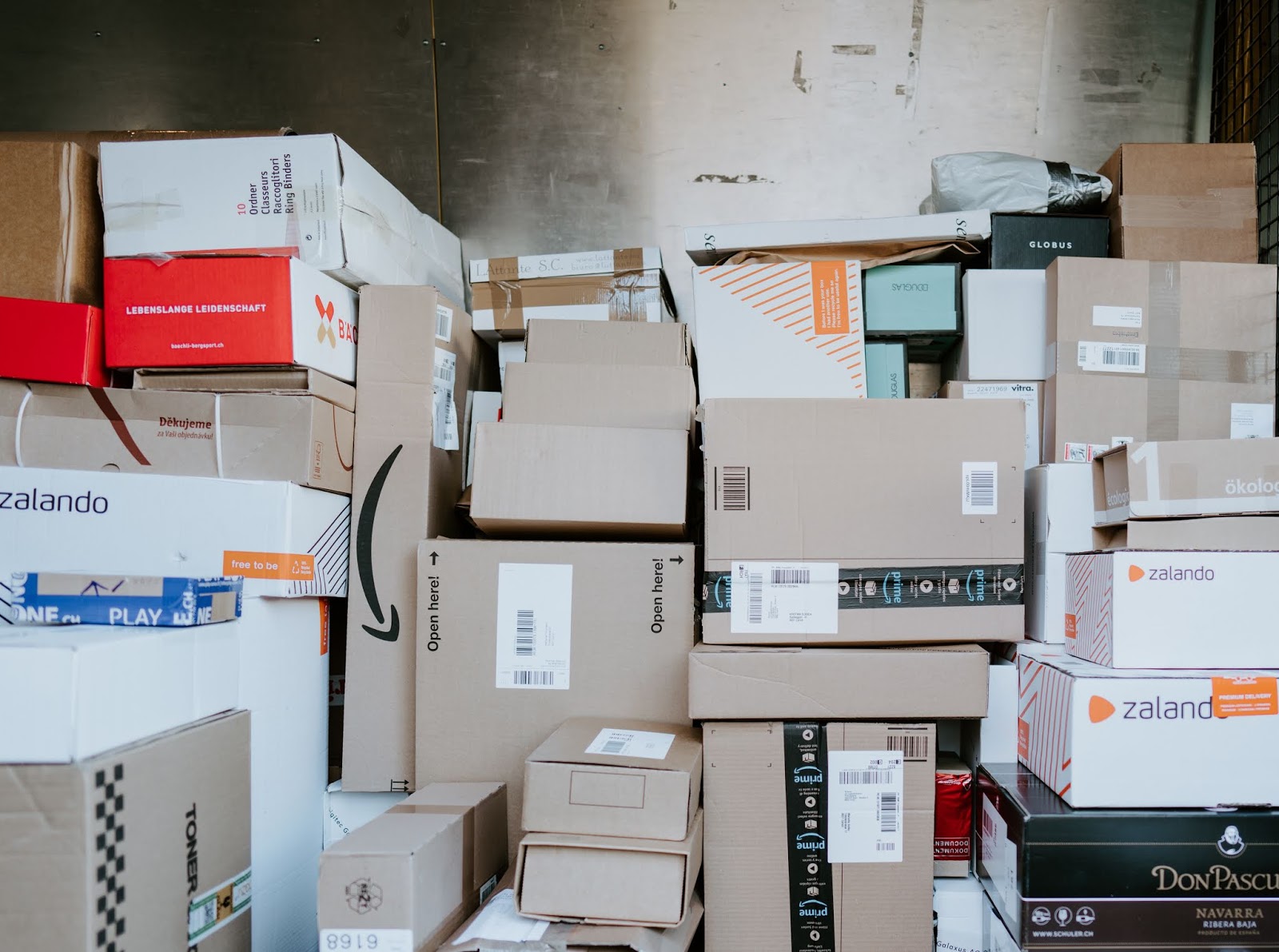 Throw a Packing Party and Gain a Simpler Life Today