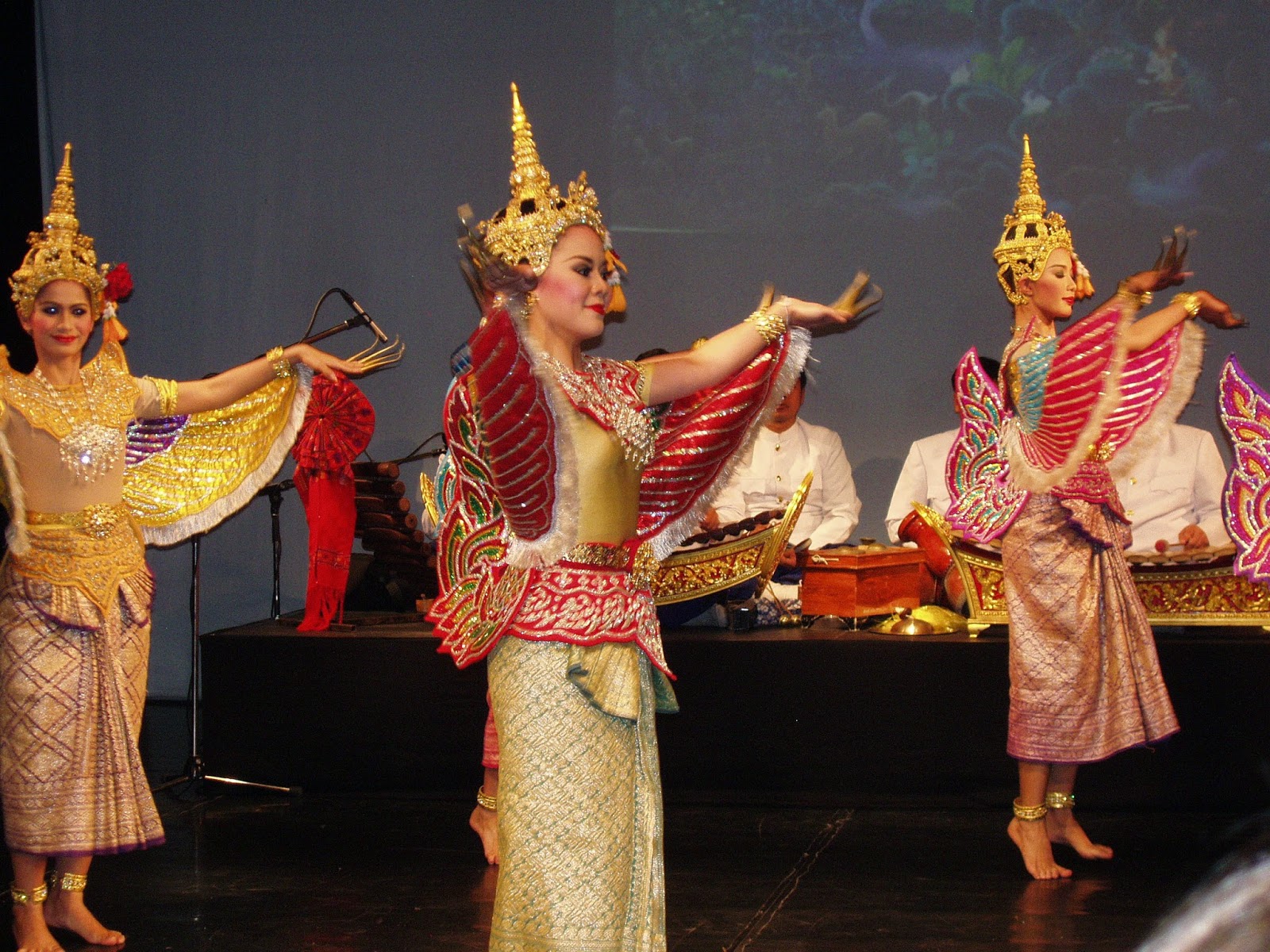 BETEL, BANYAN, BASIL & BAMBOO: Manohra: The Tale of the Kinnari