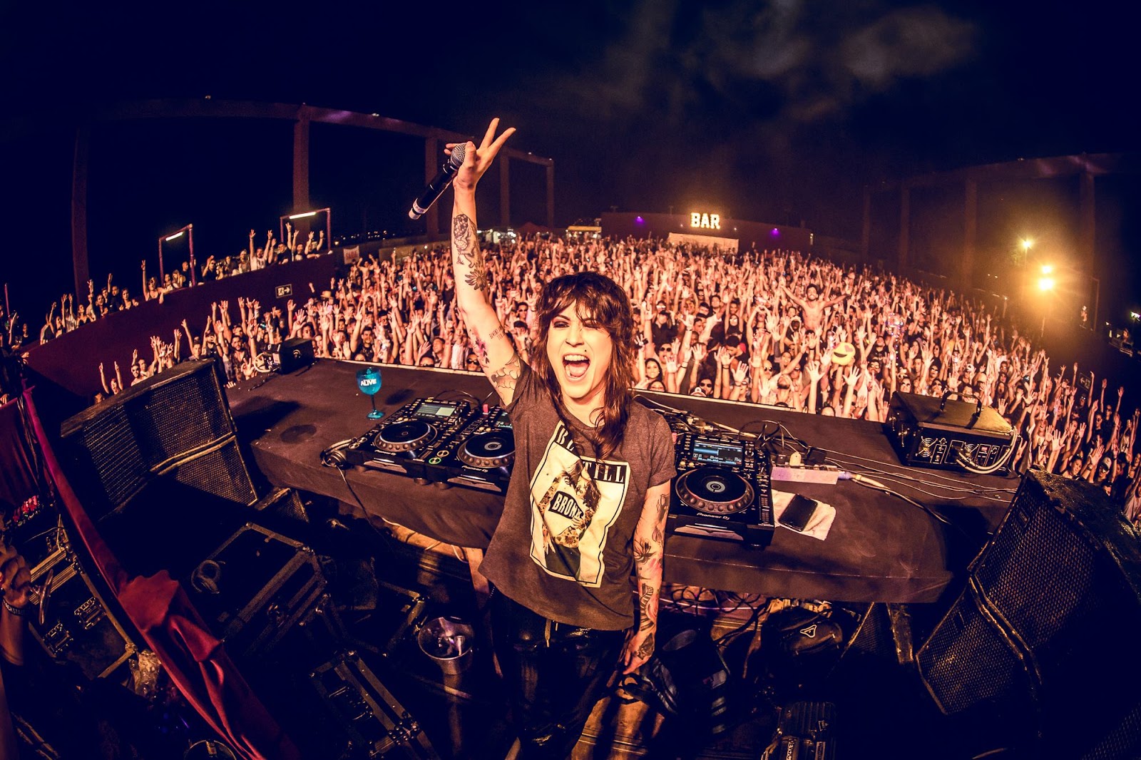 Dj Ze Roberto: Dj Devochka / Destaque