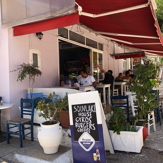 ΗΣΥΧΕΣ ΔΙΑΚΟΠΕΣ ΚΑΙ ΤΑΞΙΔΙΑ ΣΤΗΝ ΕΛΛΑΔΑ: ΚΑΤΑΚΟΛΟ ΗΛΕΙΑΣ