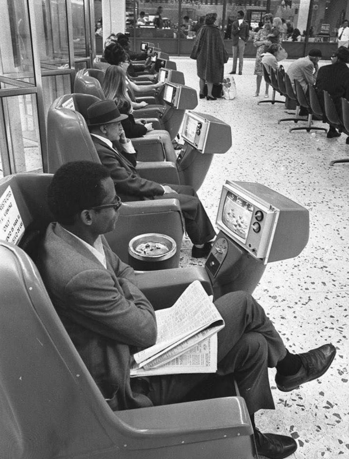Ashtrays and Coin-Operated “Tel-a-Chairs” in the Los Angeles Greyhound ...