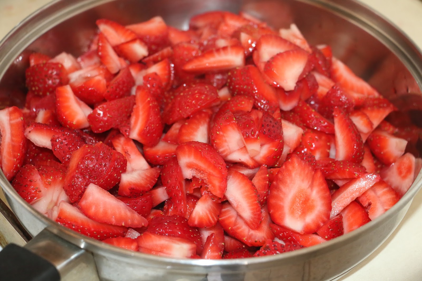 yummy delight for u: Homemade Strawberry Jam Recipe, How to make ...
