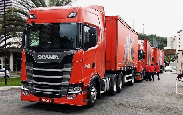 Caravana de Natal da Coca-Cola FEMSA Brasil terá caminhões Scania da ...