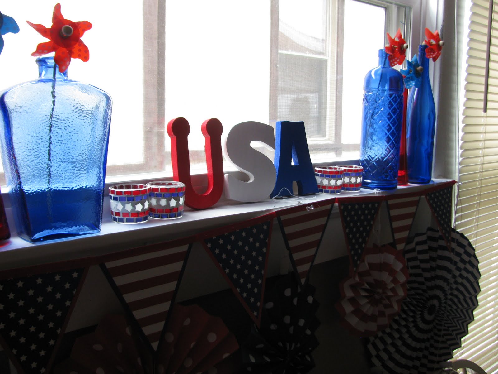 Banana Lala: Fourth of July Party: Red, White and BOOM!