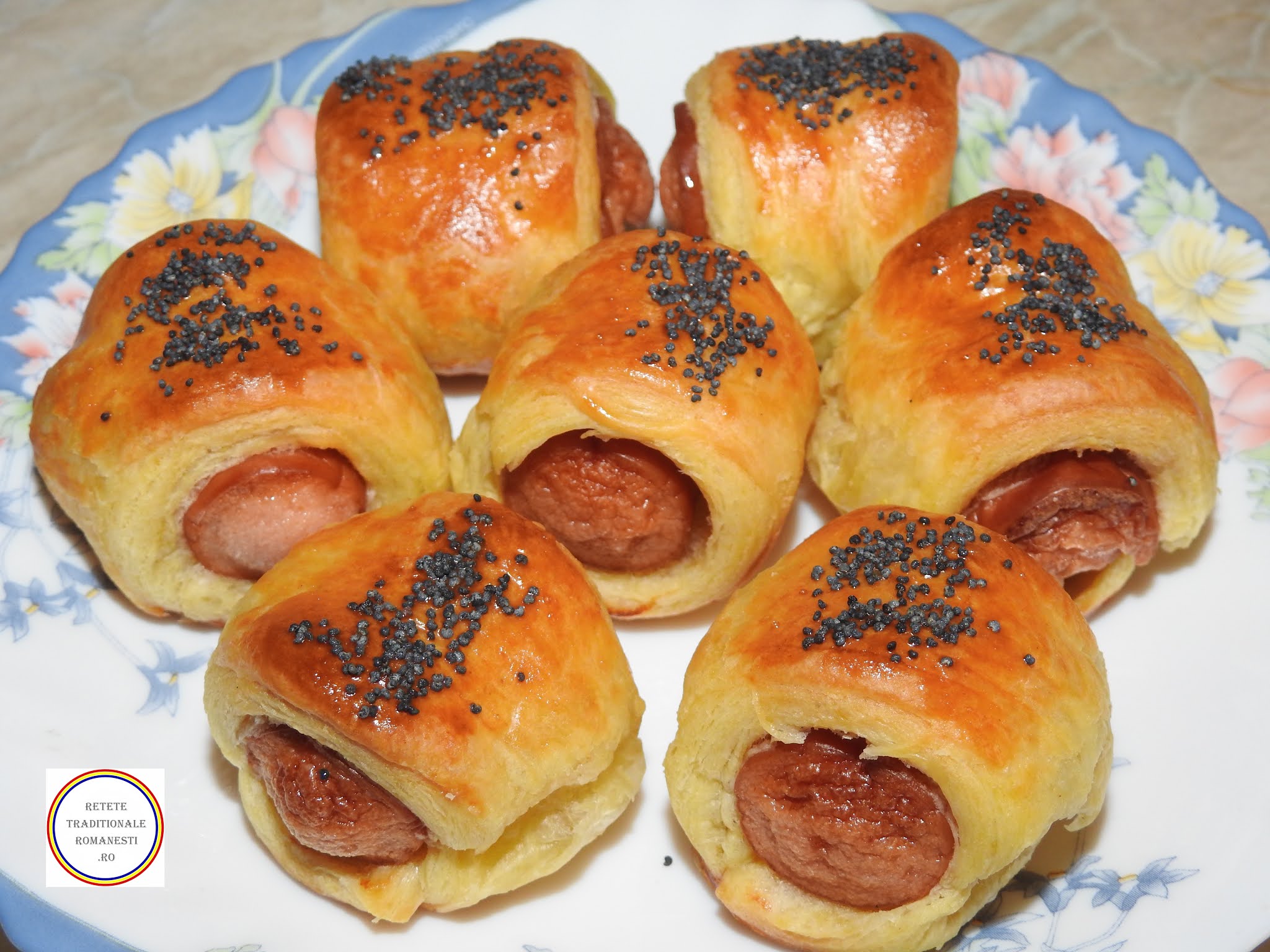 Carnaciori in foietaj reteta | Retetetraditionaleromanesti.ro