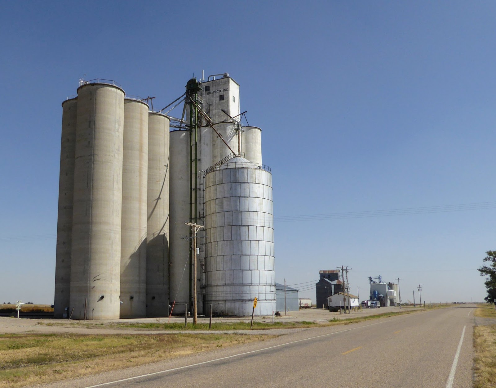Towns and Nature: Edson, KS: Grain Elevator with offset 6-pack