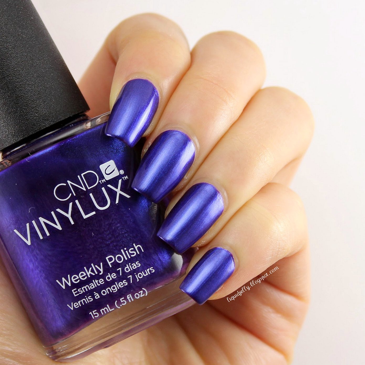 Liquid Jelly: [Review+Swatch] CND Vinylux Daring Escape & Purple Purple
