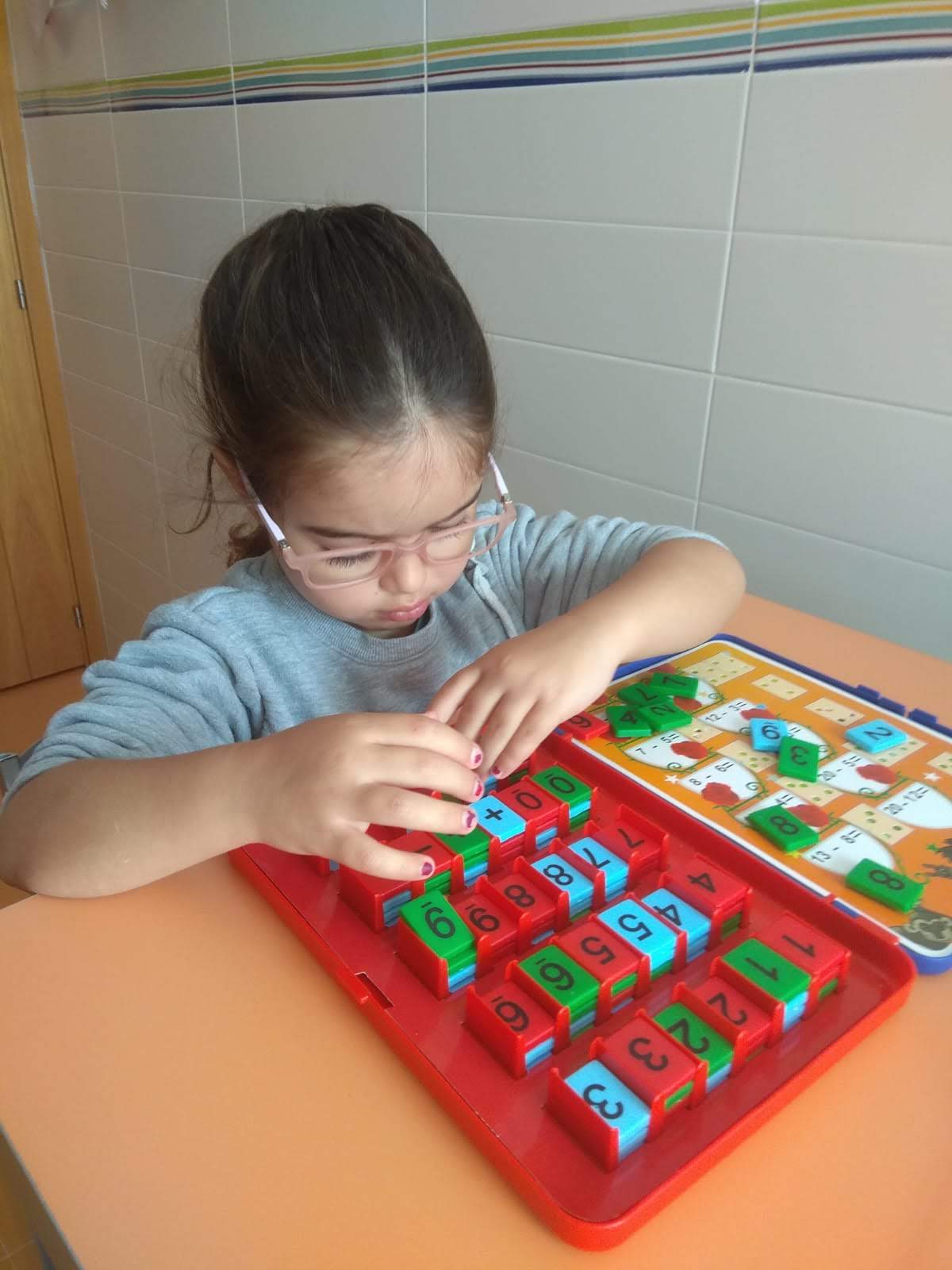 El Aula de Infantil de Charo: ¡CHOCA ESOS CINCO... LARA!