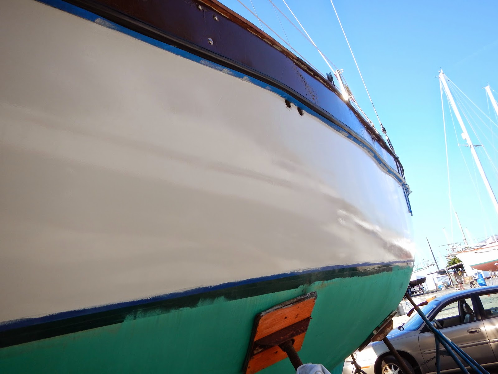 Onapua........the sailing vessel: Topside painting