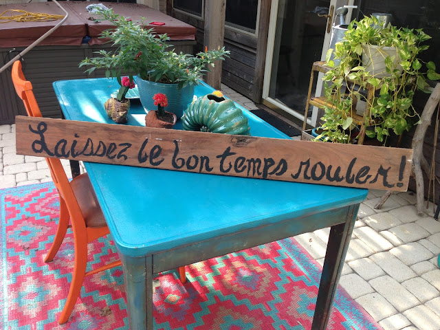 The Baby Giraffe: Painted Wood Sign Tutorial