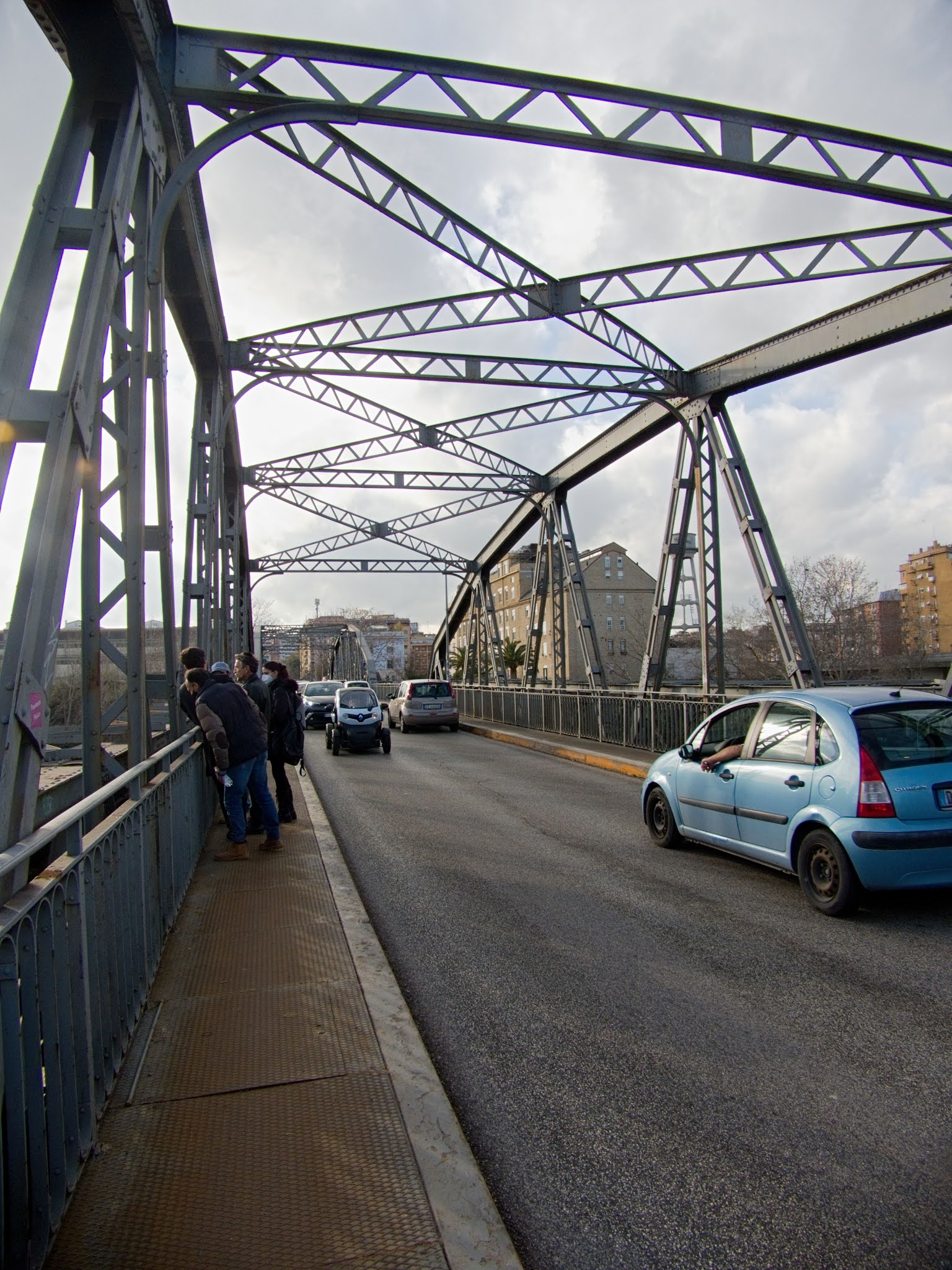 Il ponte di ferro e l'eccidio di dieci donne - Pazza di Roma