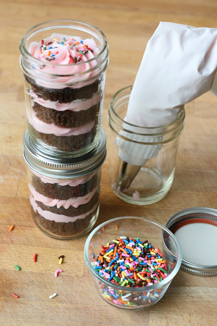Fashion Gourmet: Baking in a jar