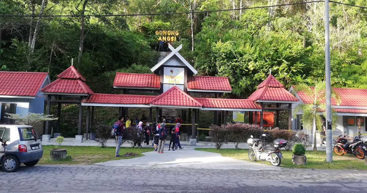 R U N N I N G: Gunung Angsi, Negeri Sembilan - The Crowded Peak