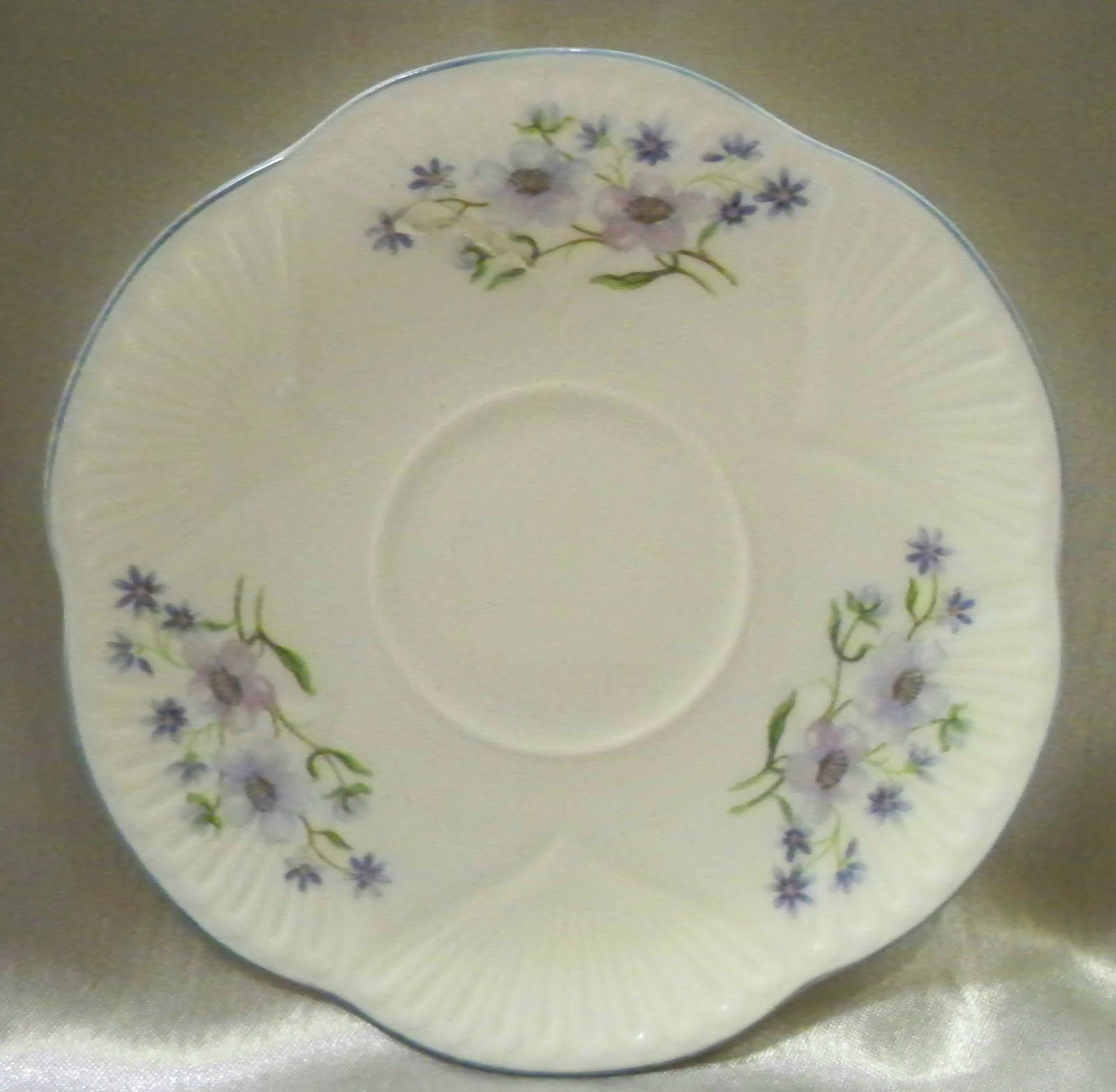 Demitasse Cups & saucers: Saucer & Plate Shapes, Styles & Designs