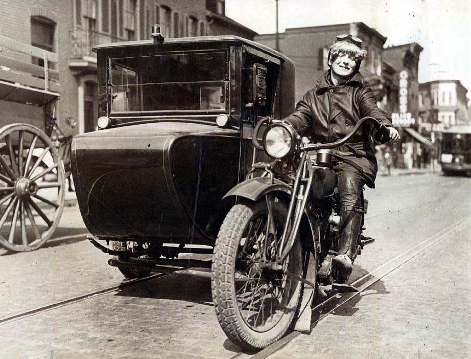 MOTORCYCLE 74: Sidecar taxi 1920's
