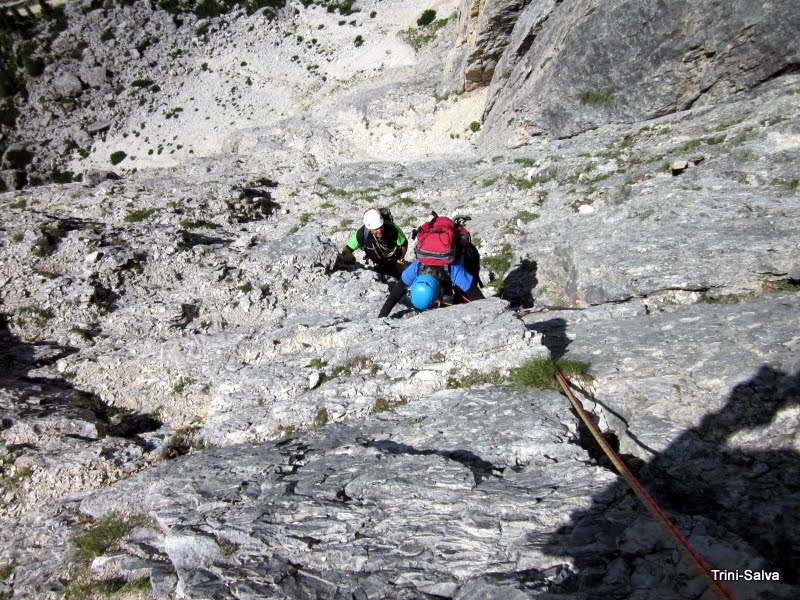 TRINI Y SALVA: Spigolo Alpini a la Pirámide del Col dei Bos, 2.400 m.