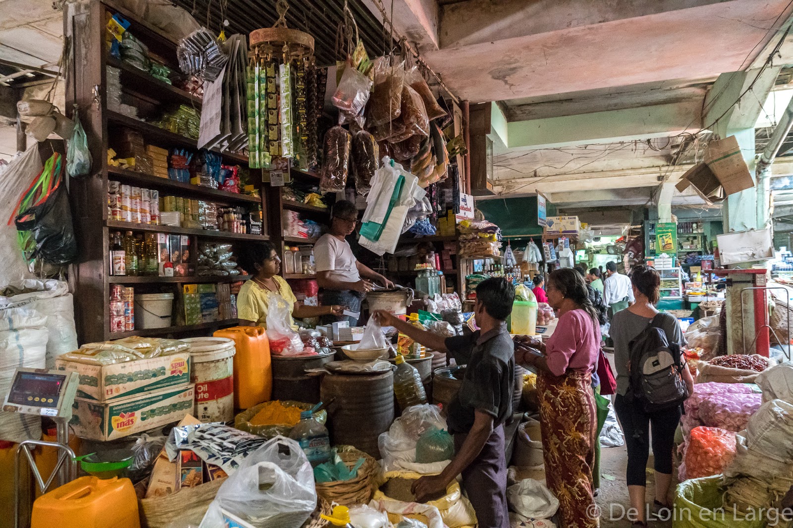 Birmanie - jour 2 : Mawlamyine - Pagodes et rochers d'or