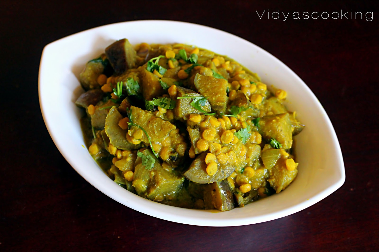 Kathirikai Kootu | Brinjal and Channa Dhal Masala Curry Recipe