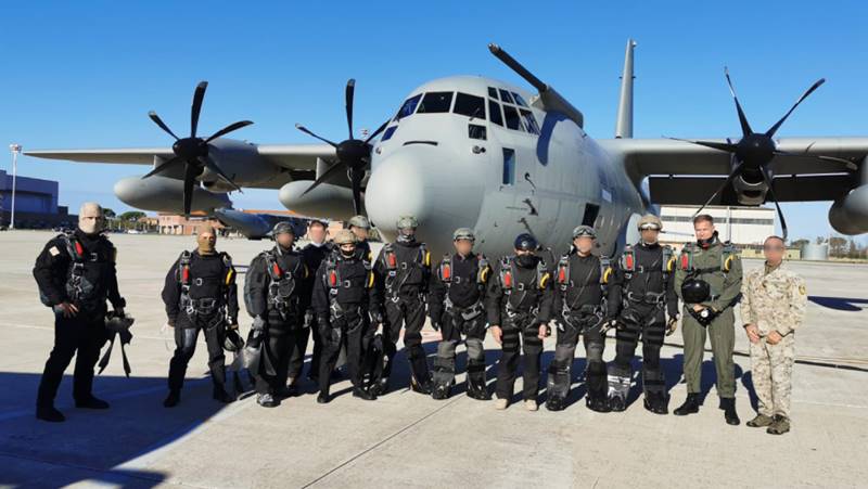 Italian Navy Special Forces conduct complex naval counter-terrorism ...