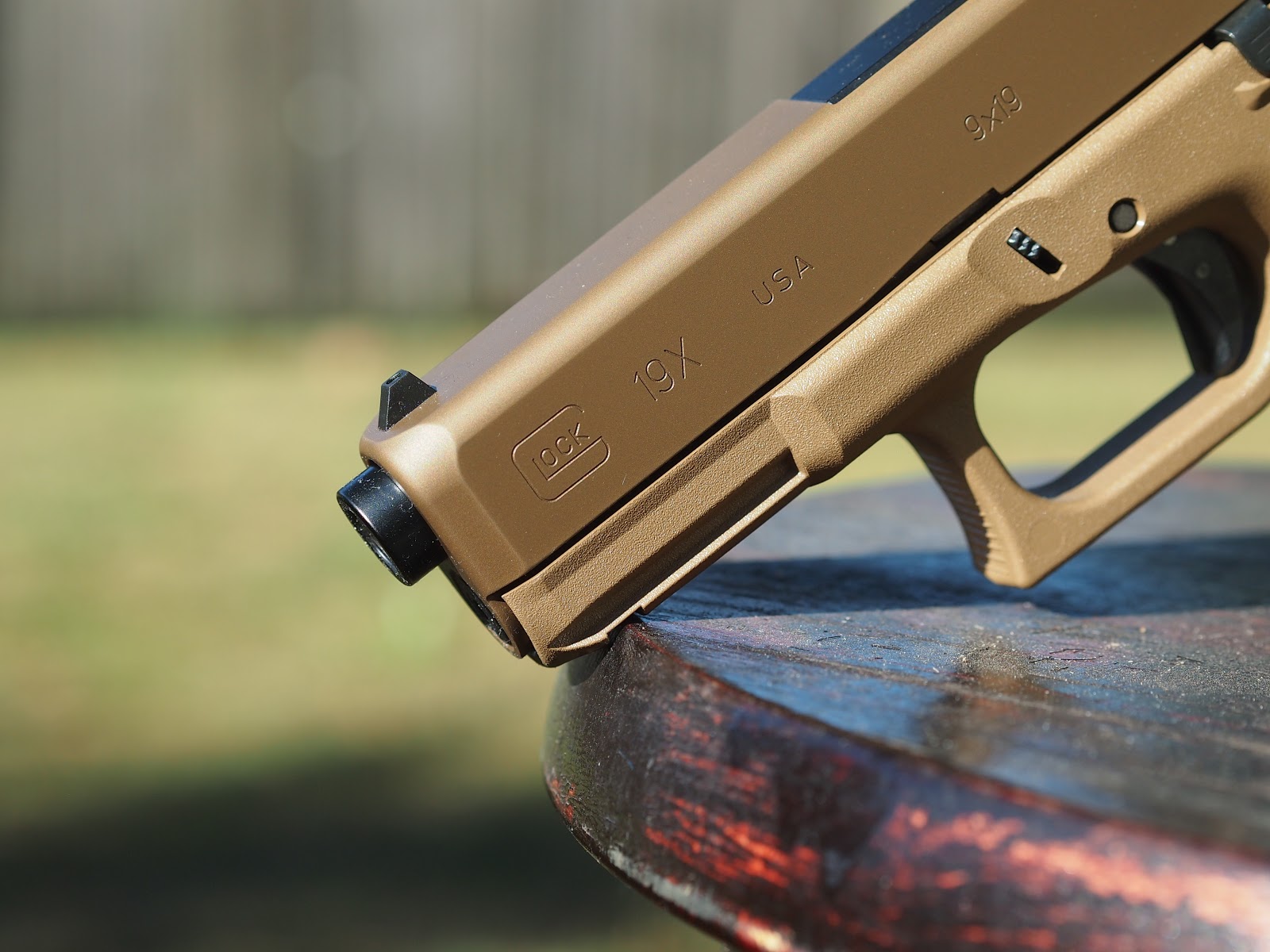 Mister Donut's Firearms Blog: Glock 19x Canadian version