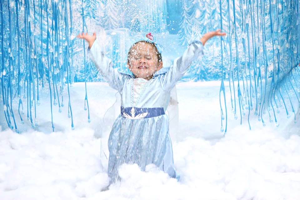 {Elsa, Anna and Family}