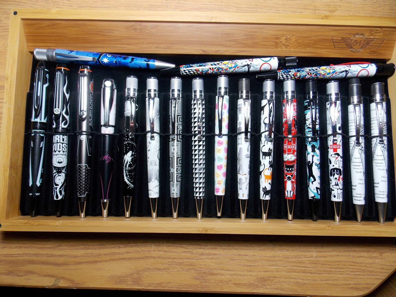 My Supply Room: Glow in the Dark Retro 51 Pens