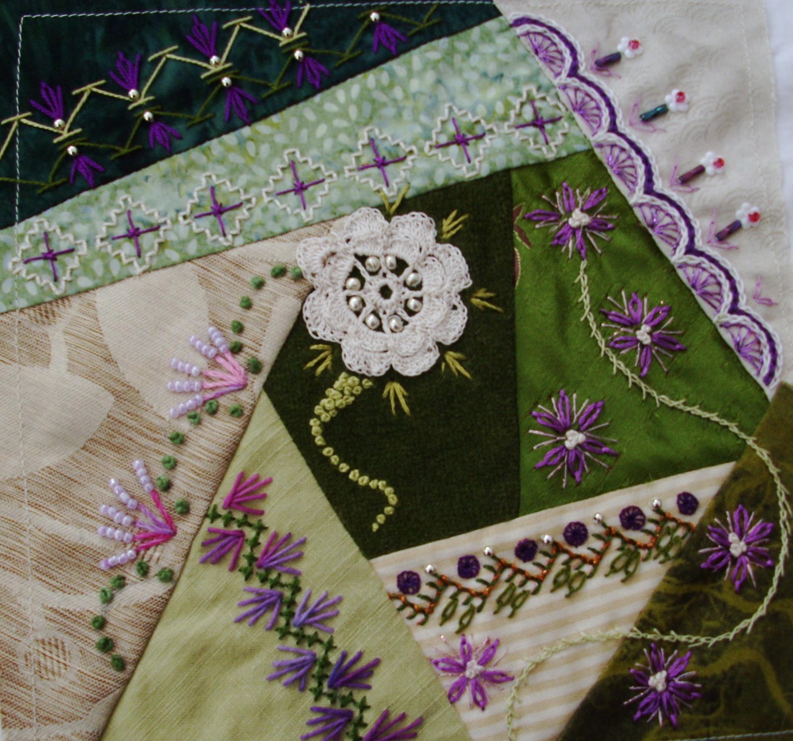 1000+ images about Crazy Quilt Embroidery Stitches on Pinterest | Crazy ...
