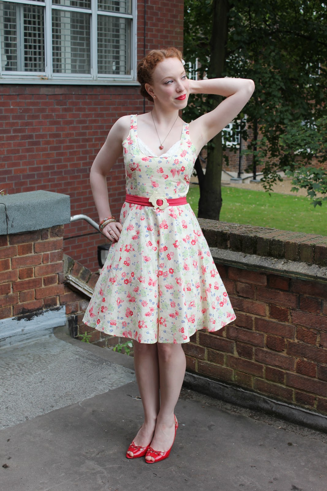 The Little Red Squirrel: I made my very own petticoat!