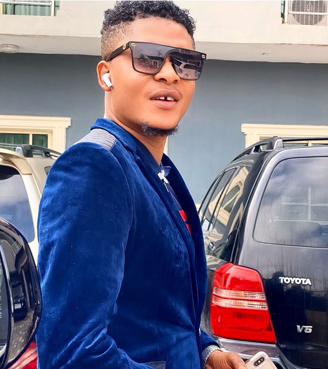 Height : How tall is Shoneye Olamilekan?