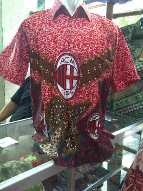 Baju Batik Bola AC Milan Cross Harga Rp 85.000,- | Pasar Tasik Online