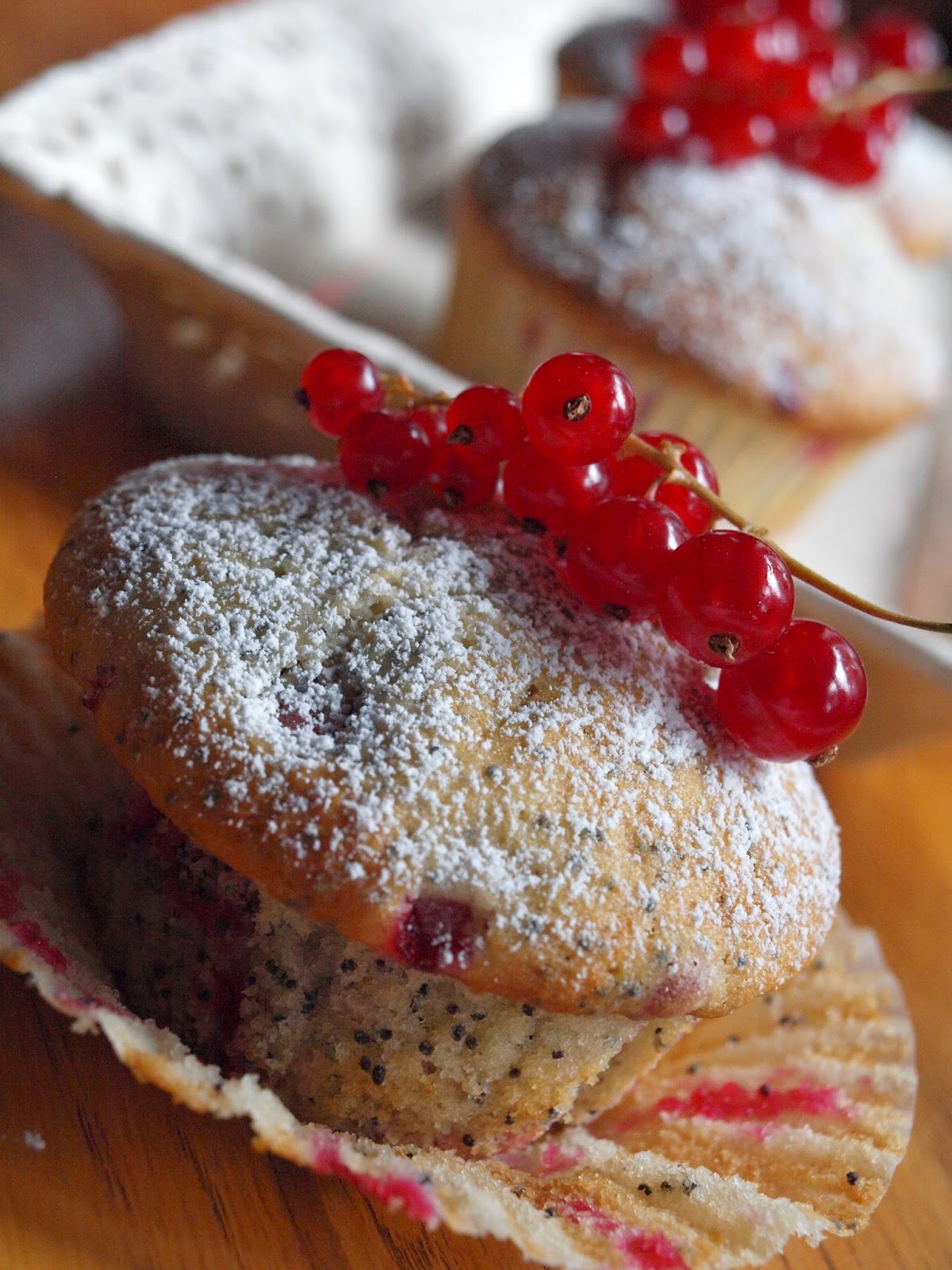 Red Currant Poppy Seed Muffins da Sapori & Colori su Akkiapparicette