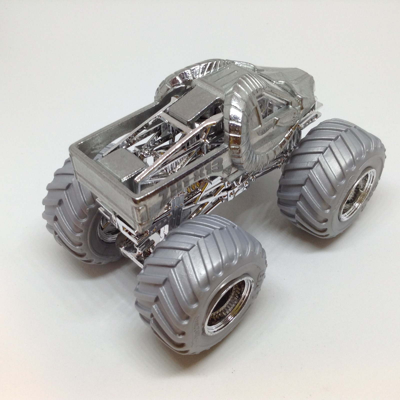 JULIAN'S HOT WHEELS BLOG: Zombie Hunter Monster Jam Truck (2017 Silver ...