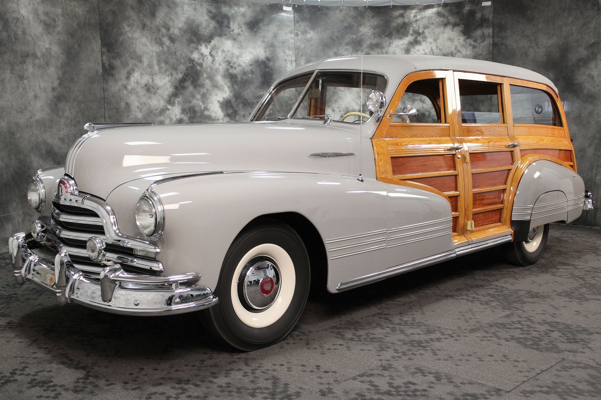 autoliterate: 1947 Pontiac Streamliner wagon