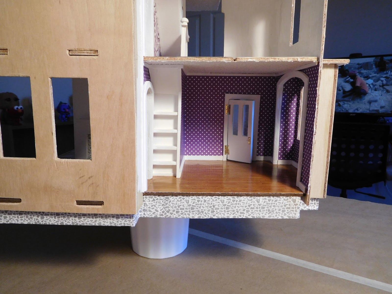 More Minis Dollhouses: The Fairfield Dollhouse Revisited Week 15