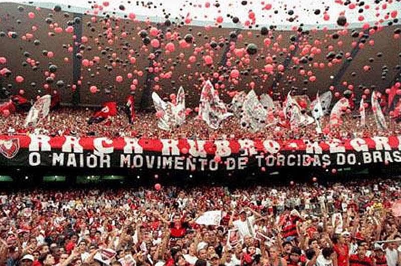 Futebol de blush e saia: Torcidas Organizadas