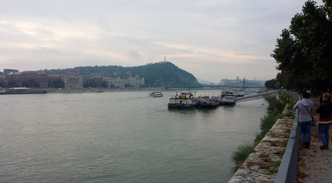 Desde Hungría: Nehru part