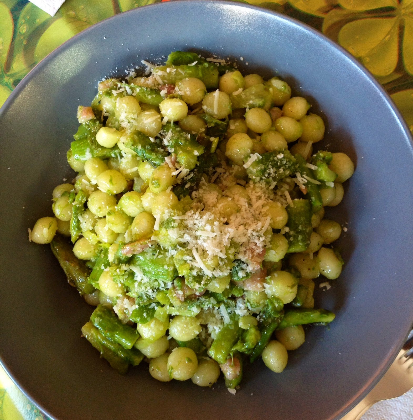 Colla&Cannella: "Cicche con asparagi, porro e pancetta affumicata"