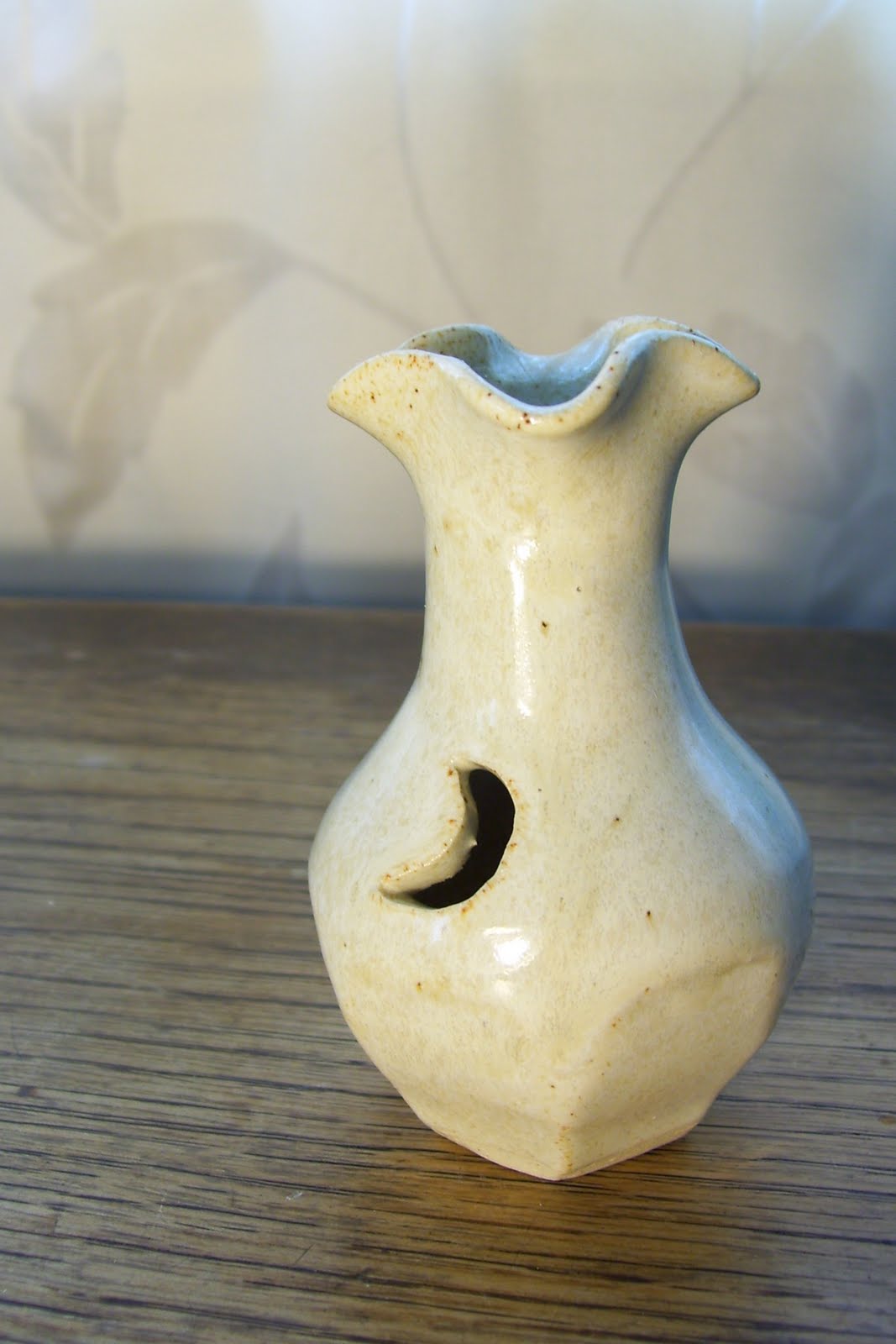 Alchemy of clay, First Edition: Eggshell glazed pots