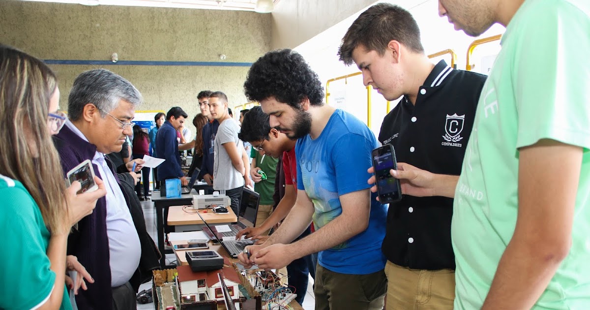 ALUMNOS DE LA UAA CREAN 25 NUEVAS OPCIONES DE TECNOLOGÍA PARA EL SECTOR COMERCIAL Y DE SERVICIOS