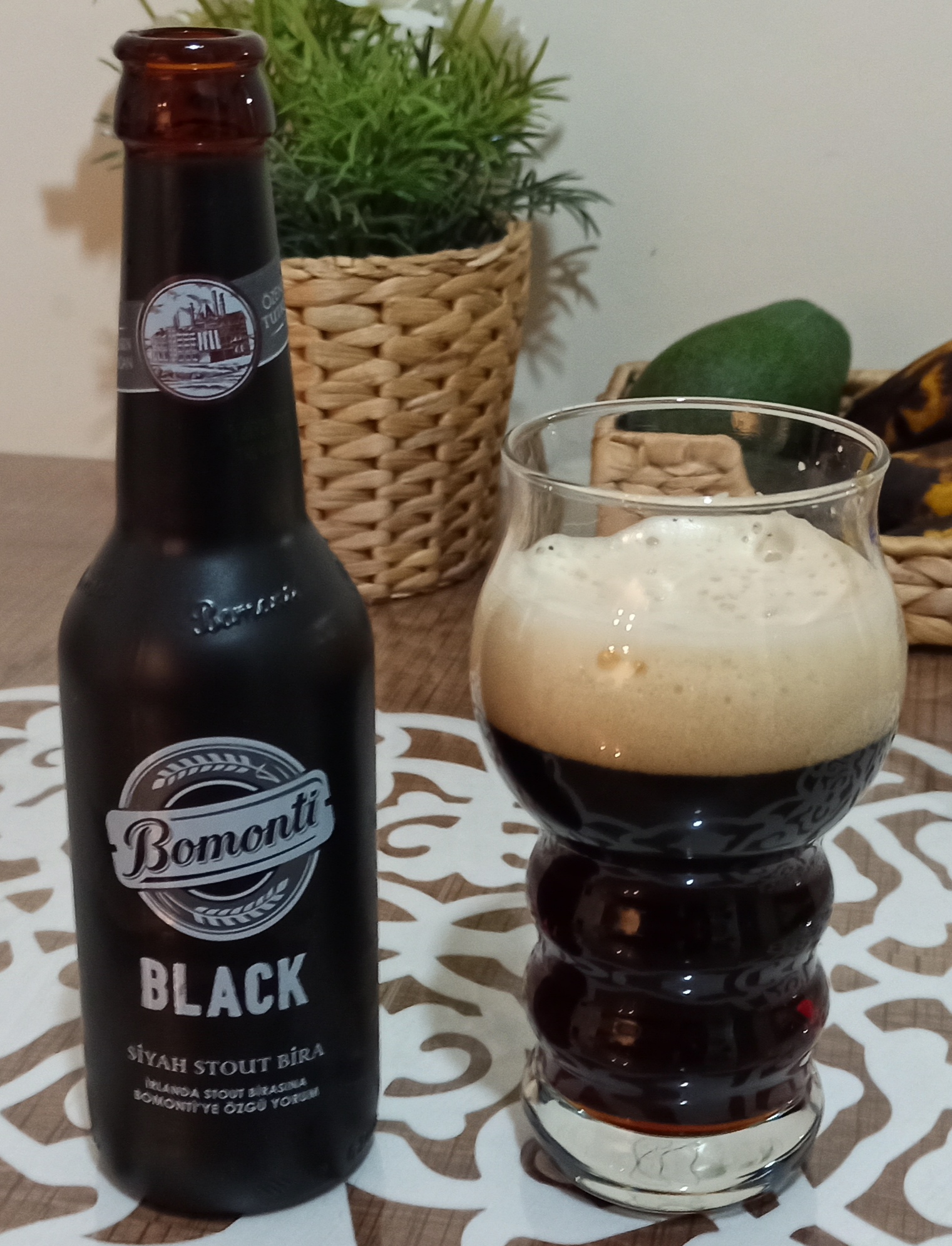 Bomonti Black Bira Değerlendirmesi - İrlanda Stout Birasına Bomonti'ye ...